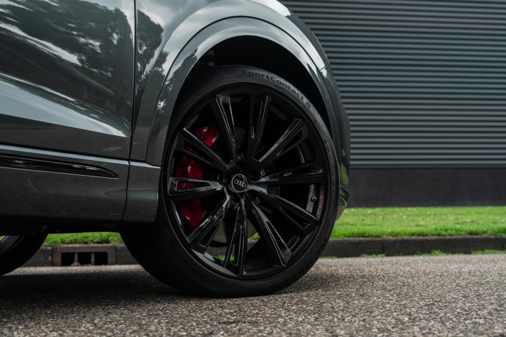 Audi RSQ8 met een Blu eye en Stinger VIP systeem - Chiptuning Experience