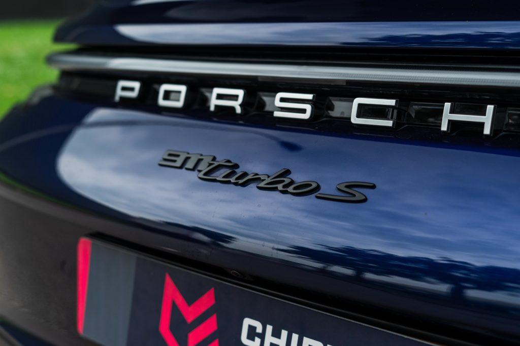 Porsche 911 Turbo S met nieuwe gele remklauwen - Chiptuning Experience